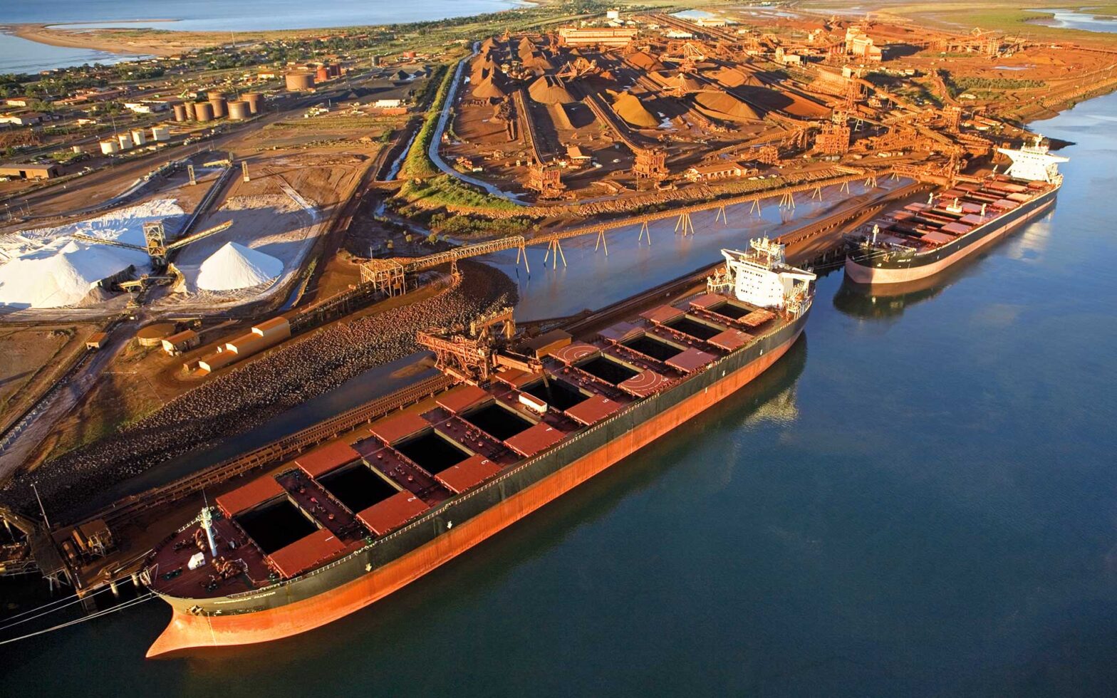 About Us - HHI - Crane Hire Pilbara